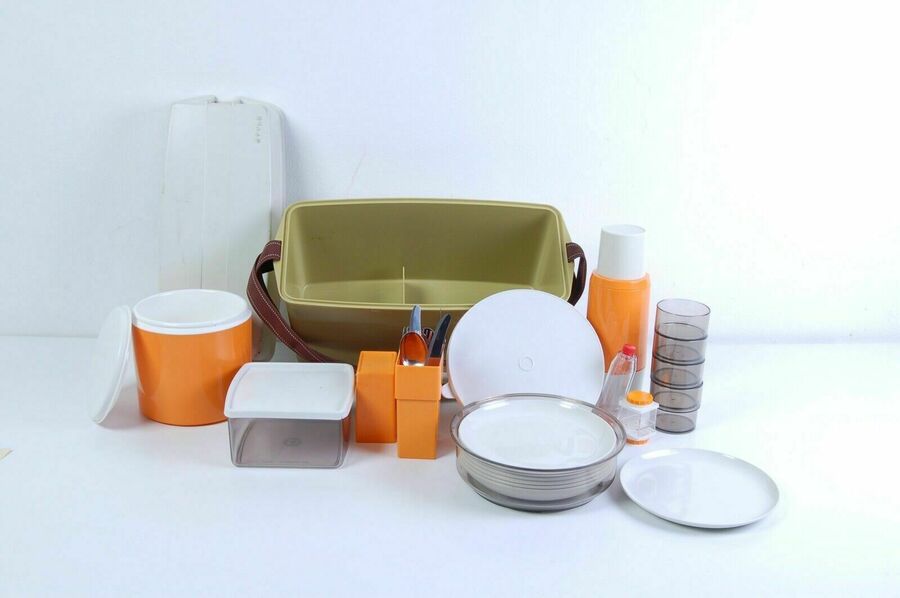 Giò Style Vintage Picnic Set Portable Fridge Glasses Dishes Containers ...