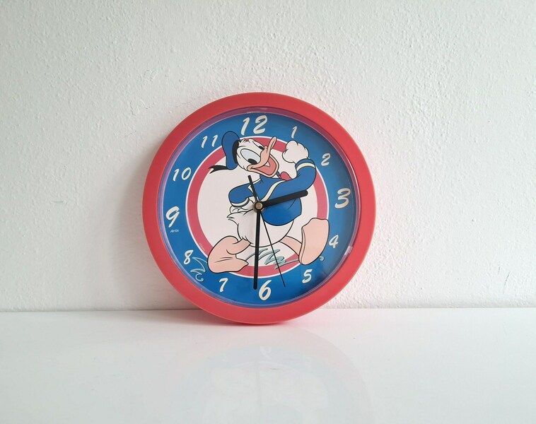 Vintage Pop Art Donald Duck Wall Clock In A Plastic Frame | Vinterior