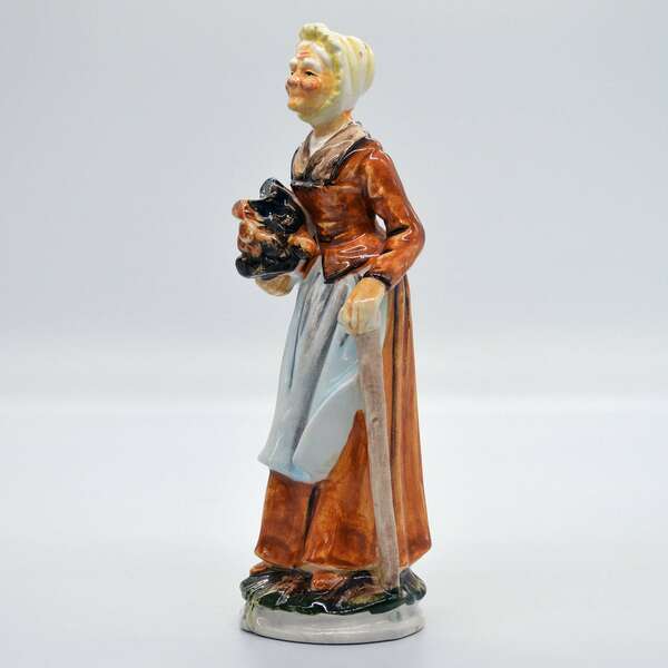 1950s Vintage Porcelain Figurine Of An Old Lady | Farmhouse Decor ...