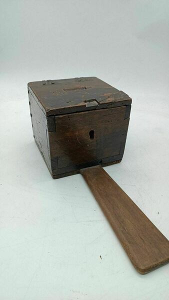 17th Century Antique Walnut Almoner | Vinterior