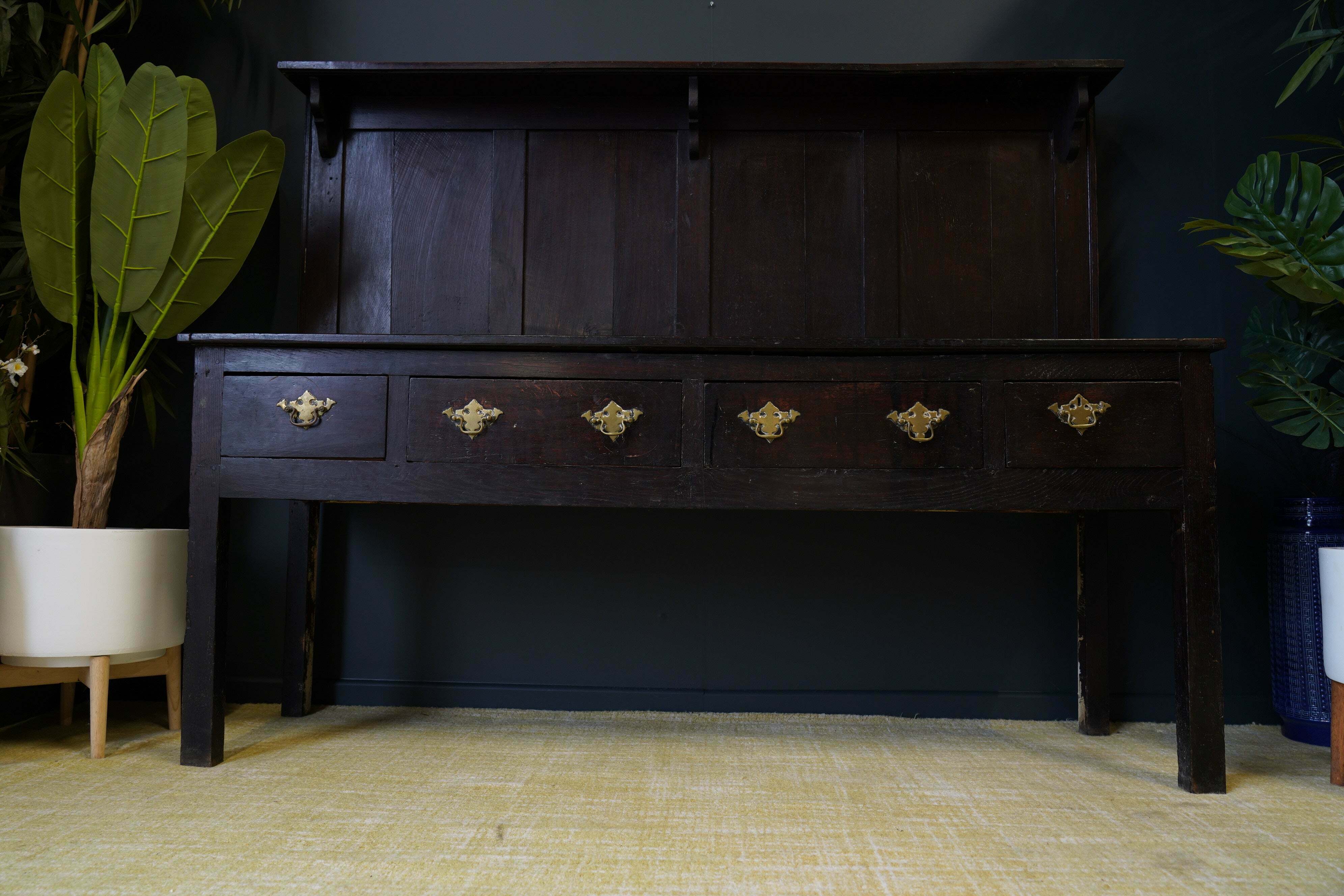 Black welsh dresser store