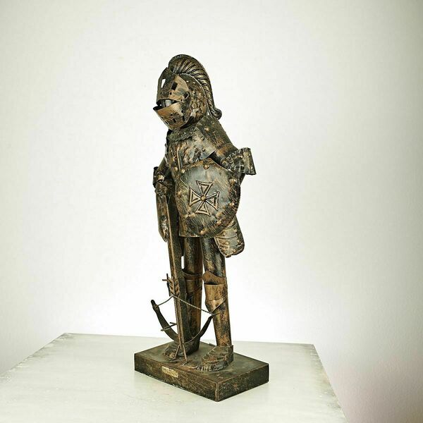 Medieval Soldier In Vintage Metal | Vinterior
