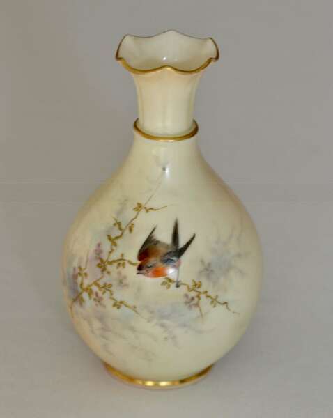 Locke & Co Worcester Vase 1898 1902 Painted Bird And Blossom | Vinterior