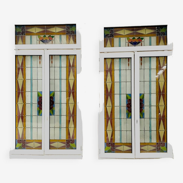 Pair Of Two Leaf Windows In 20th Century Art Deco Stained Glass | Vinterior