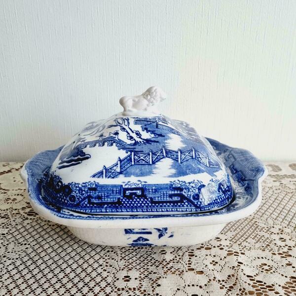 Antique Large Blue And White Willow Pattern Tureen | Vinterior