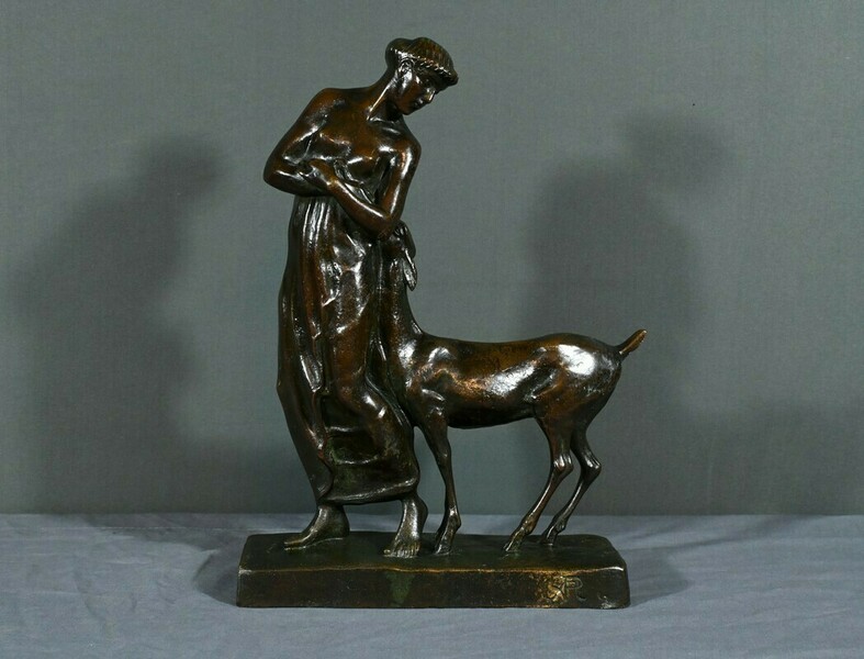 Bronze “The Woman With The Fawn”, Primavera Workshop – 1930 | Vinterior