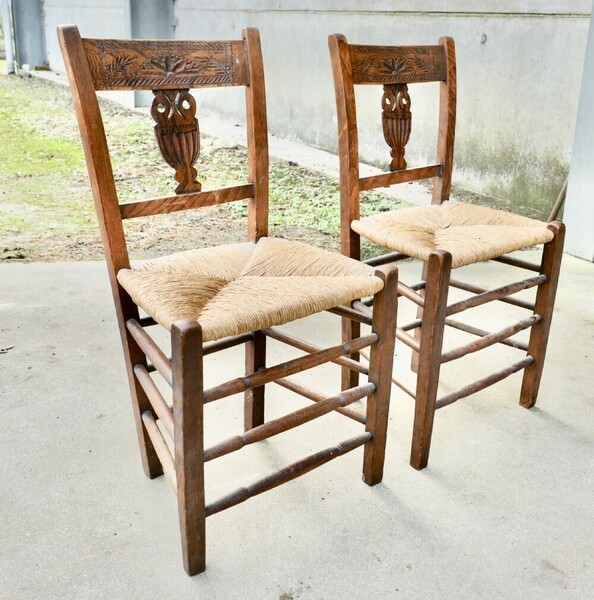 A Pair Of Early 19th Century Rush Seated Elm Hall Chairs | Vinterior