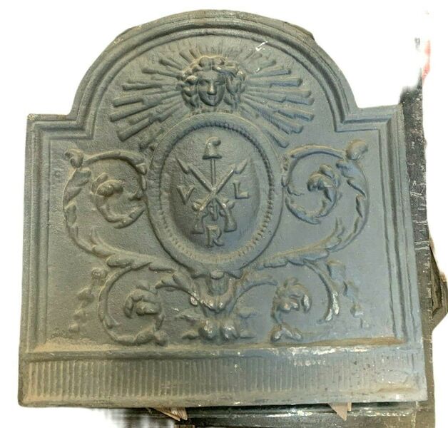 20th Century Cast Iron Fireplace Base Plate | Vinterior