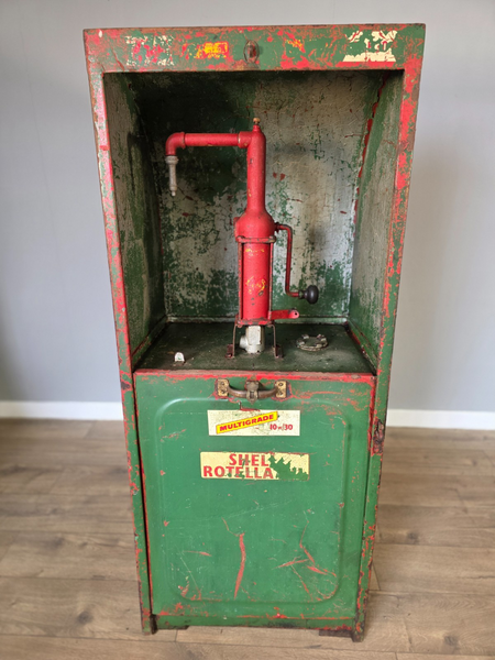 1950s Shell Oil Pump/Dispenser Cabinet | Vinterior