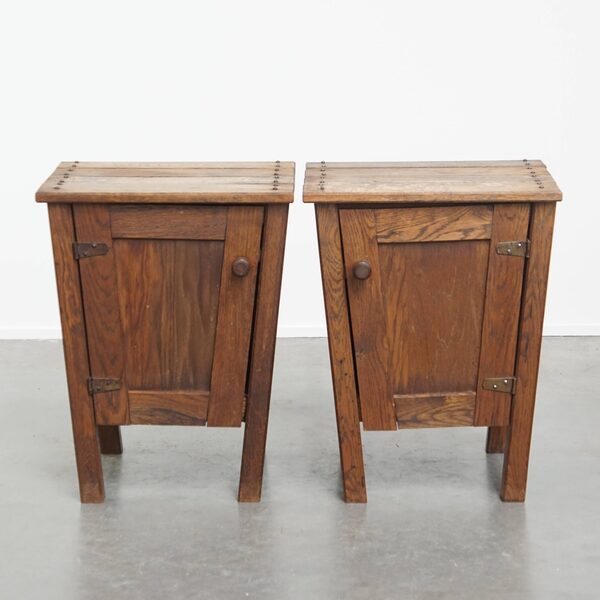 Nice Set Of 2 Vintage Oak Bedside Tables With One Door And A Timeless ...