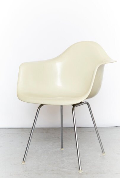 Off White Dax Fiberglass Chair By Charles & Ray Eames For Herman Miller ...