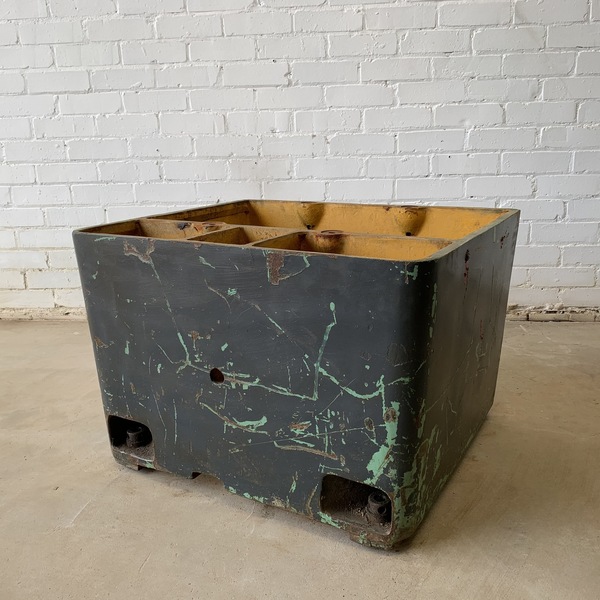 Large Reclaimed Industrial Cast Iron Machine Base | Vinterior