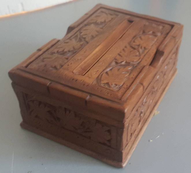 Wooden Cigarette Box Hand Carved Pop Up Dispenser Vintage Leaf & Vine ...